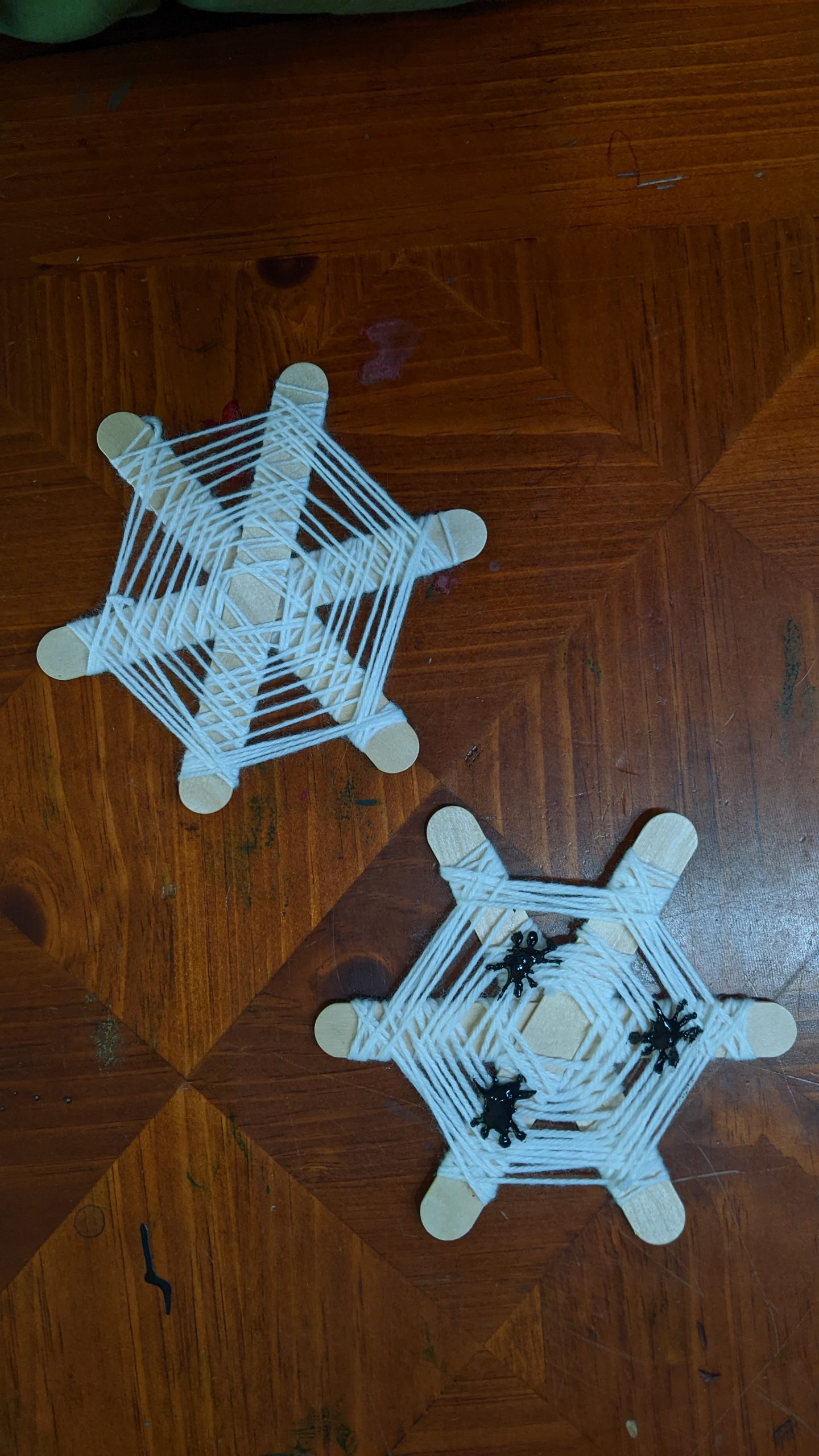 Easy Kids Spider Web Craft for a Fun and Festive Halloween! - Seasons ...